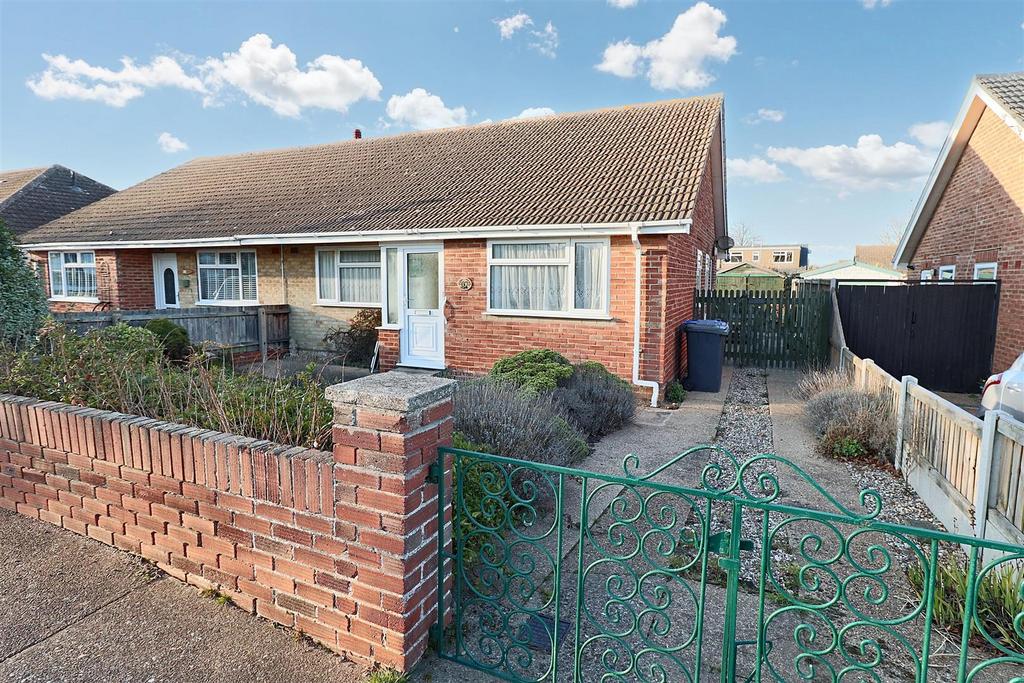 Ship Road, Lowestoft 3 bed semi-detached bungalow - £210,000