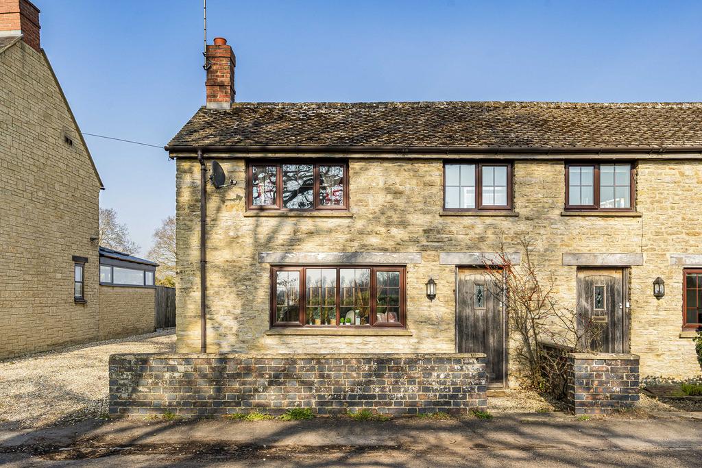 Oxford Road, Hampton Poyle, OX5 3 bed terraced house - £350,000