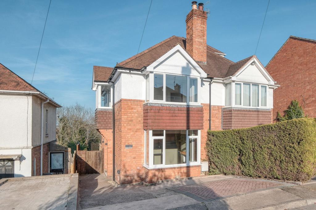 Mayfield Road, Worcester, WR3 8NT 3 bed semi-detached house - £280,000
