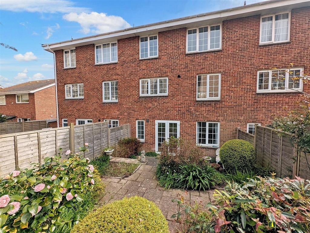 Trinity Street, Ryde, PO33 2BU 3 bed terraced house - £290,000