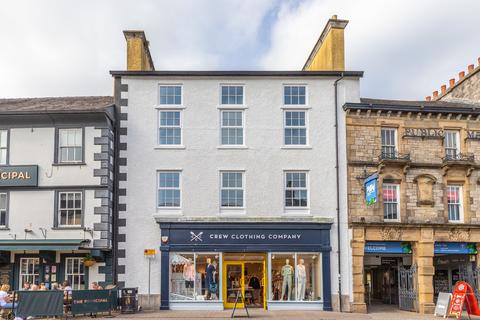 125a Stricklandgate, Kendal, LA9 4RF 2 bed maisonette - £155,000