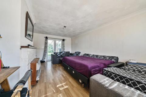 Houses for sale in Burghfield Common | OnTheMarket