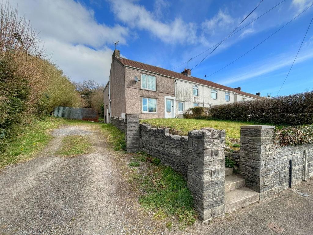 Walters Row, Swansea SA2 2 bed end of terrace house - £175,000