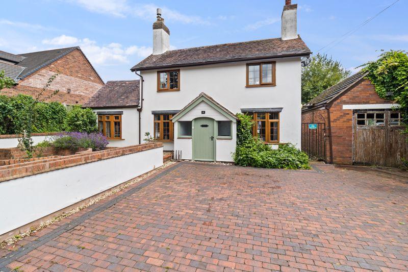 Foley Gardens, Stoke Prior, Bromsgrove 4 bed detached house - £1,695 ...