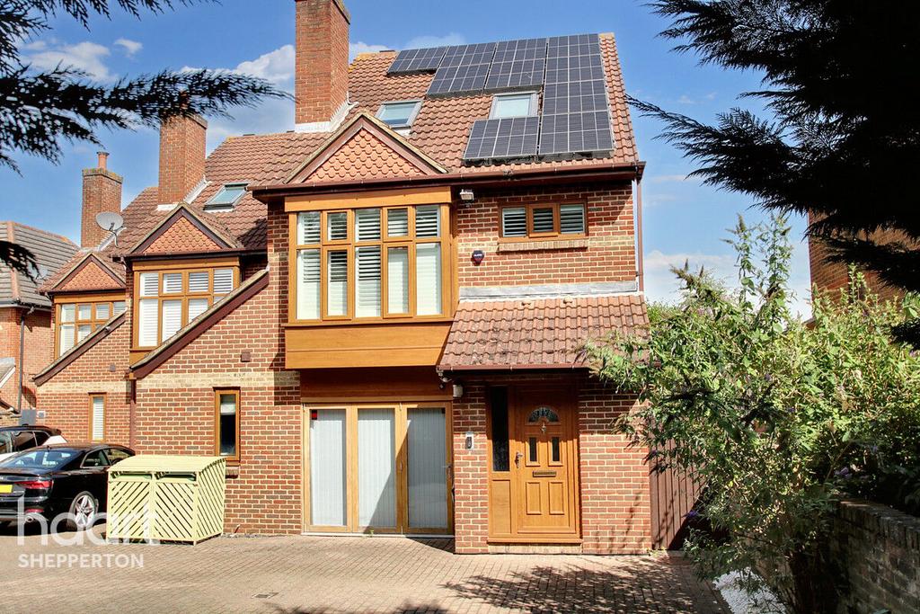 Laleham Road, Shepperton 4 bed end of terrace house for sale - £775,000