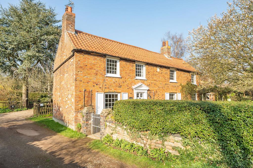 Croft Lane,Ashwell,Oakham,LE15 7LL 3 bed detached house for sale - £475,000