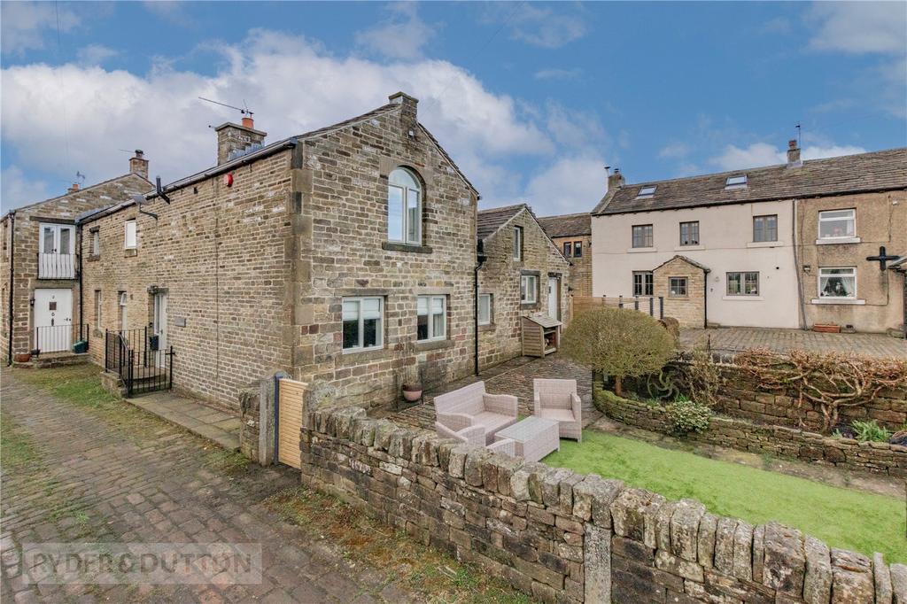Blackmoorfoot, Linthwaite... 4 bed semi-detached house - £500,000