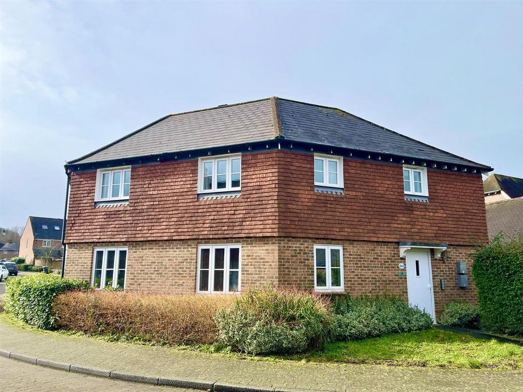 Mcarthur Drive, Kings Hill, ME19 4GW 2 bed apartment - £1,200 pcm (£277 pw)