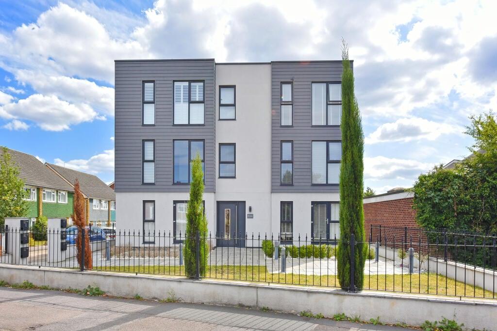 Christopher Close, Sidcup, DA15 2 bed apartment for sale - £315,000