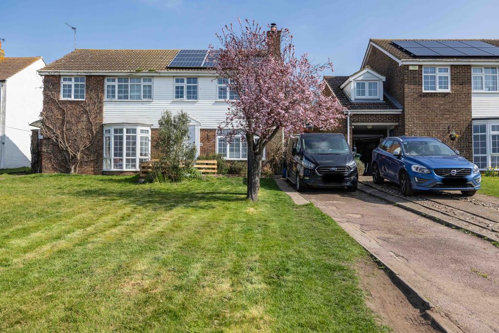 Conyer Quay, Sittingbourne, ME9 3 bed semi-detached house for sale - £ ...
