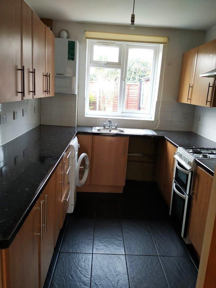 Hamilton Close, Feltham, TW13 3 bed terraced house to rent - £2,250 pcm ...