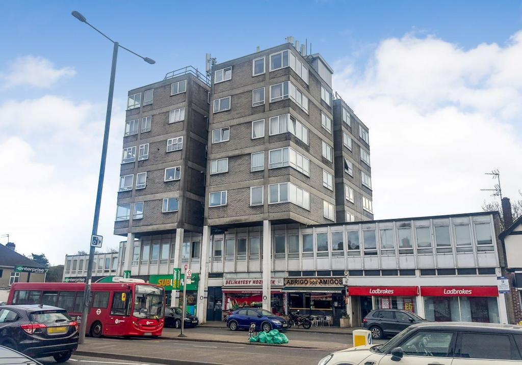 Flat 24 Rex House, Hampton Road West... 2 bed flat - £155,000