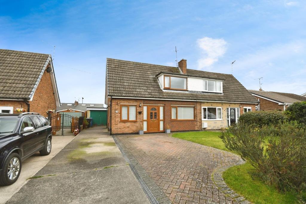 Croft View, Inkersall, Chesterfield... 2 bed semi-detached house - £200,000