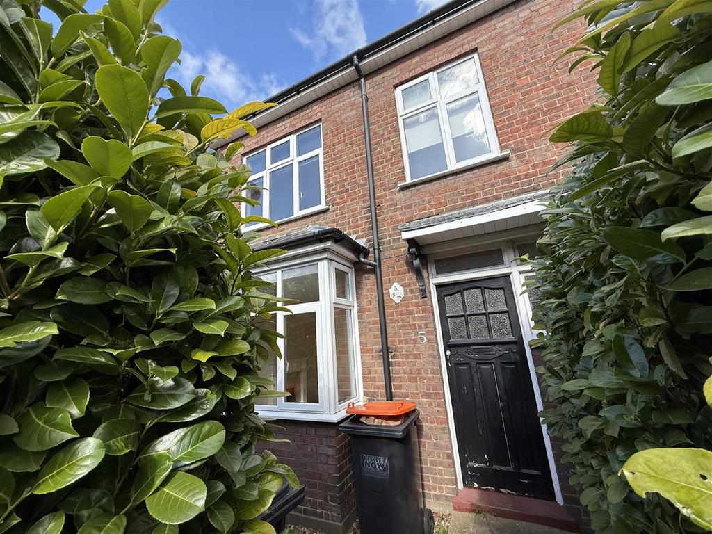 Alfred Street, Dunstable 3 bed property - £1,350 pcm (£312 pw)
