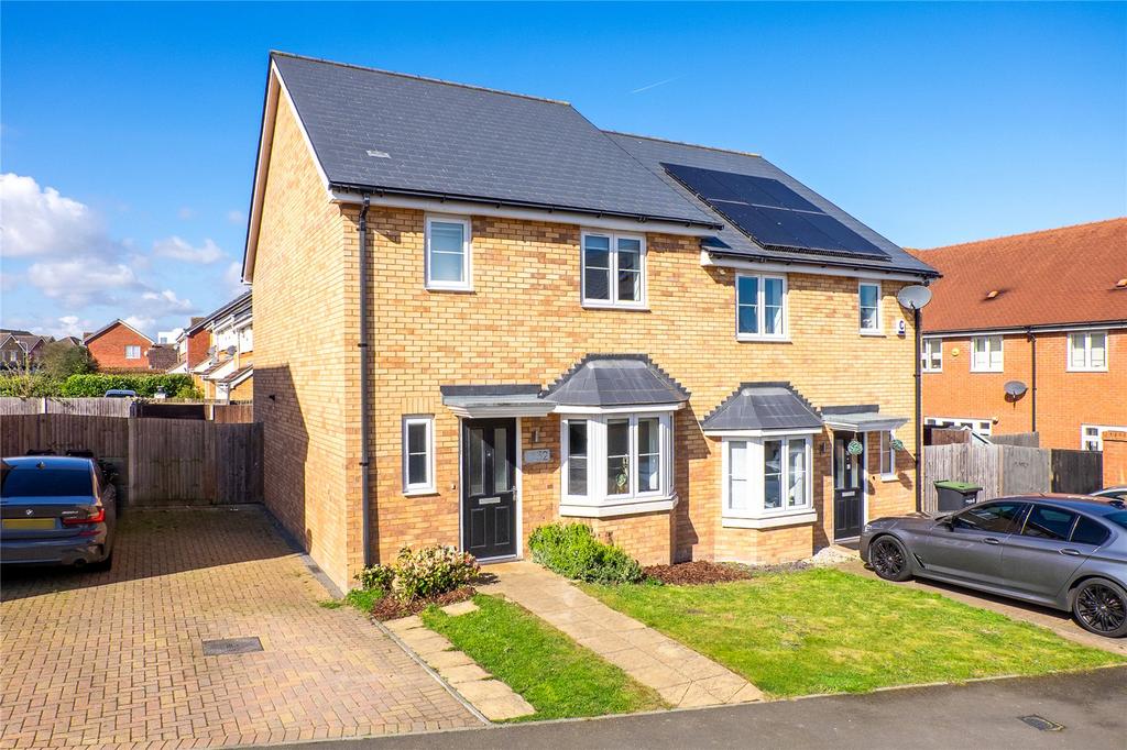 Hays Road, Gravesend, Kent, DA12 3 bed semi-detached house for sale - £ ...