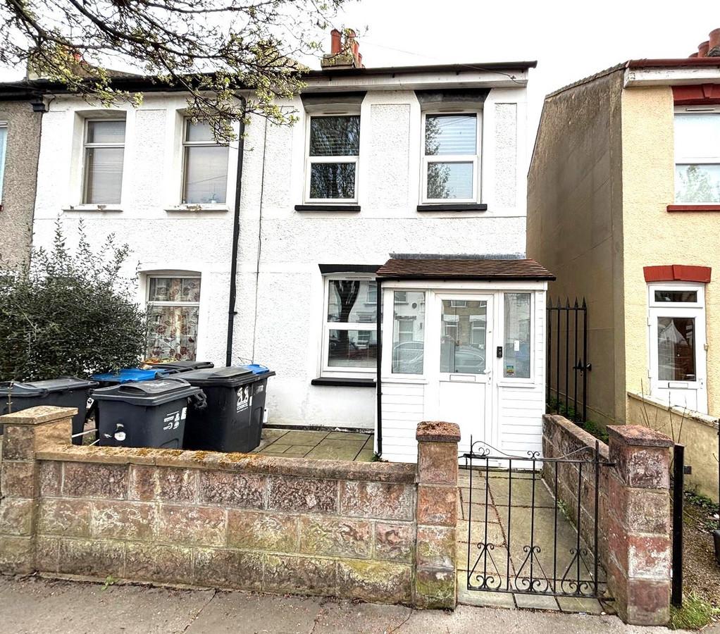 Exeter Road, Croydon, CR0 2 bed end of terrace house to rent - £1,800 ...