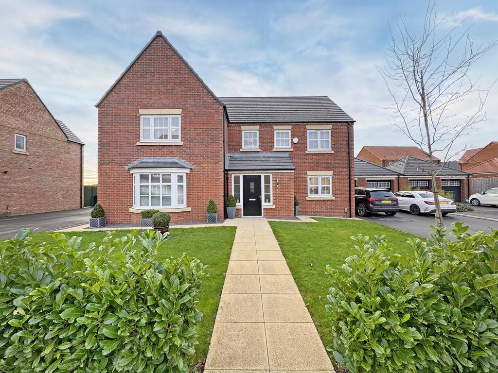 Tulip Close, Billingham, TS22 5 5 bed detached house - £560,000