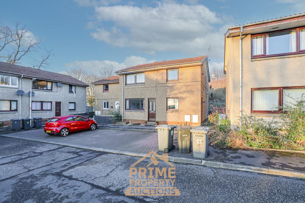 Elgin Court, Dunfermline KY12 2 bed flat - £85,000