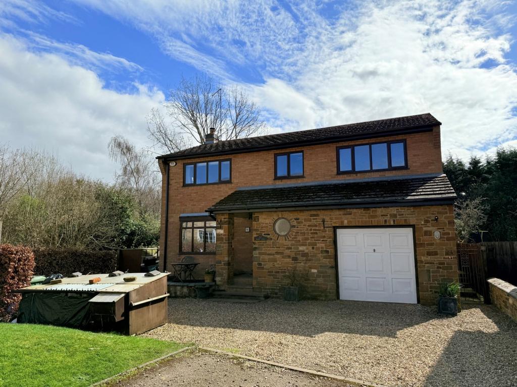 West End, Bugbrooke, Northampton... 4 bed detached house for sale - £ ...