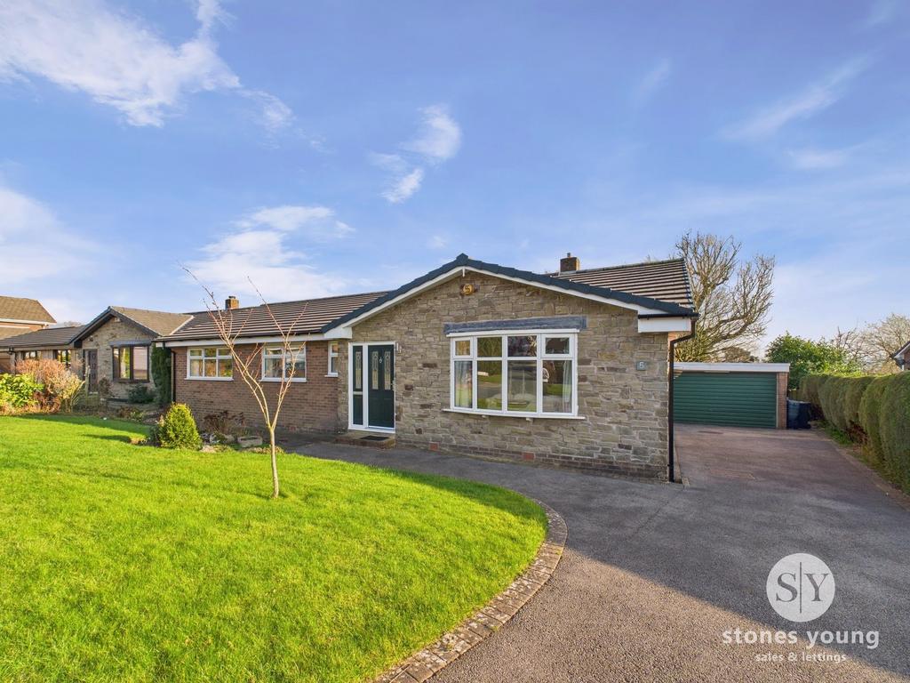 Windsor Close, Read, BB12 3 bed detached bungalow for sale - £395,000