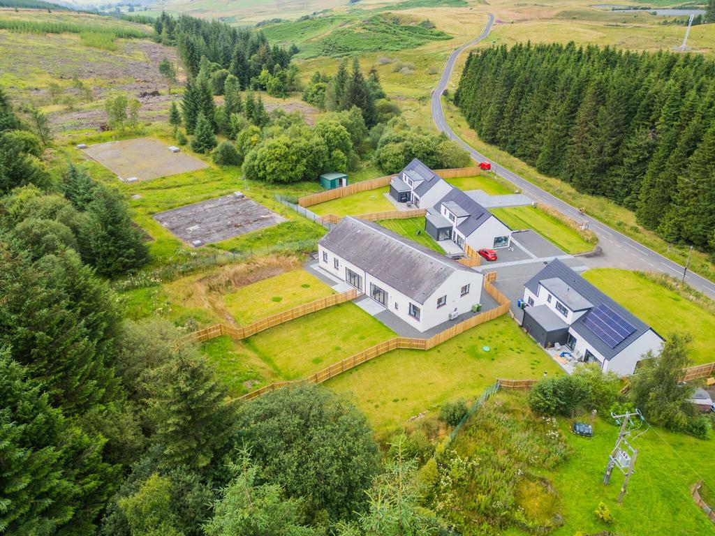 Denny Road, Fintry, G63 4 bed semi-detached house for sale - £390,000