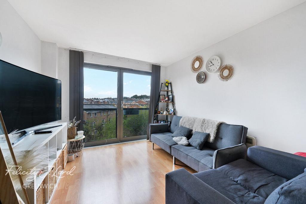 Deals Gateway, London, SE13 2 bed apartment for sale - £375,000