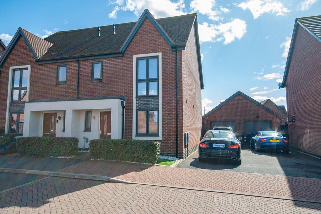 Walmsley Road, Houlton, Rugby, CV23 3 bed semi-detached house - £1,550 pcm (£358 pw)