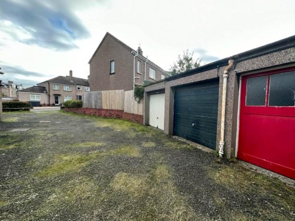 Warriston Drive, Inverleith, Edinburgh Parking - £150 pcm (£35 pw)