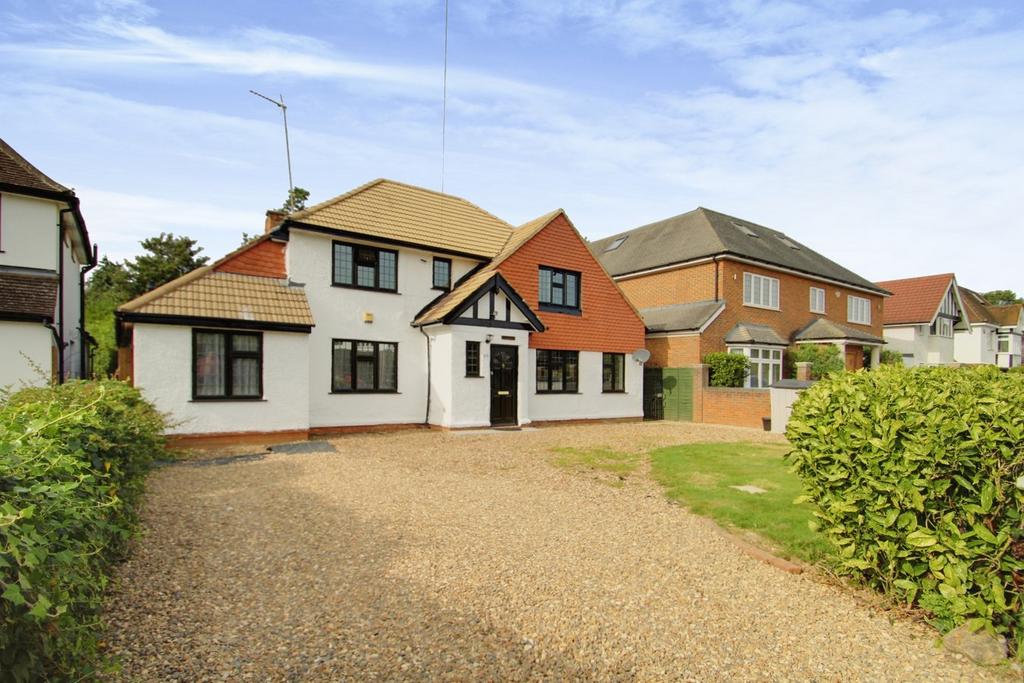 Syke Cluan, Richings Park SL0 5 bed detached house to rent - £3,000 pcm ...
