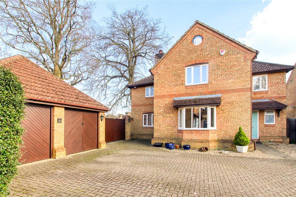 Dianthus Place, Winkfield Row... 5 bed detached house - £895,000