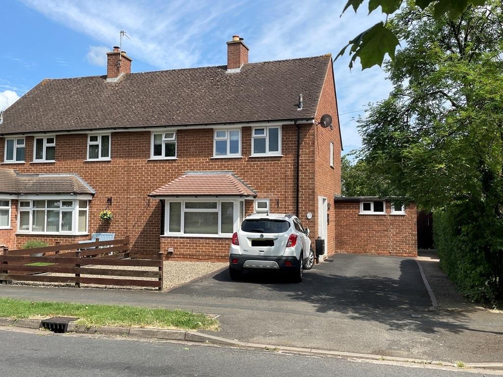Battleton Road, Evesham 3 bed semi-detached house for sale - £279,950