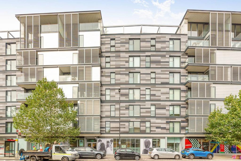 York Way, Camden, London, N1C 2 bed flat to rent - £4,300 pcm (£992 pw)