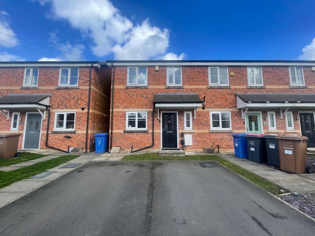 Ivory Close, Eccles, M30 3 bed terraced house - £235,000