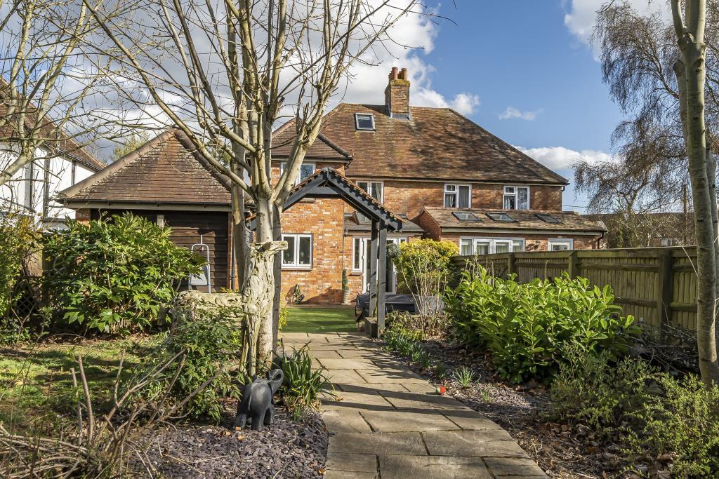 Garsington, Oxfordshire, OX44 4 bed semi-detached house for sale - £585,000