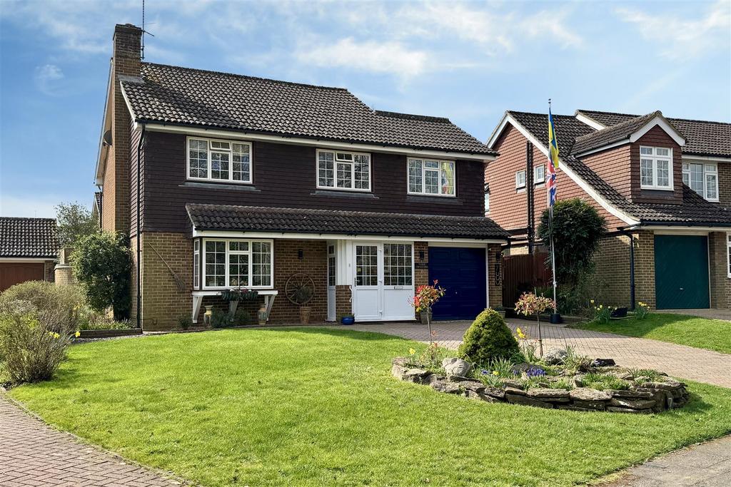 Godalming 4 bed detached house for sale - £950,000