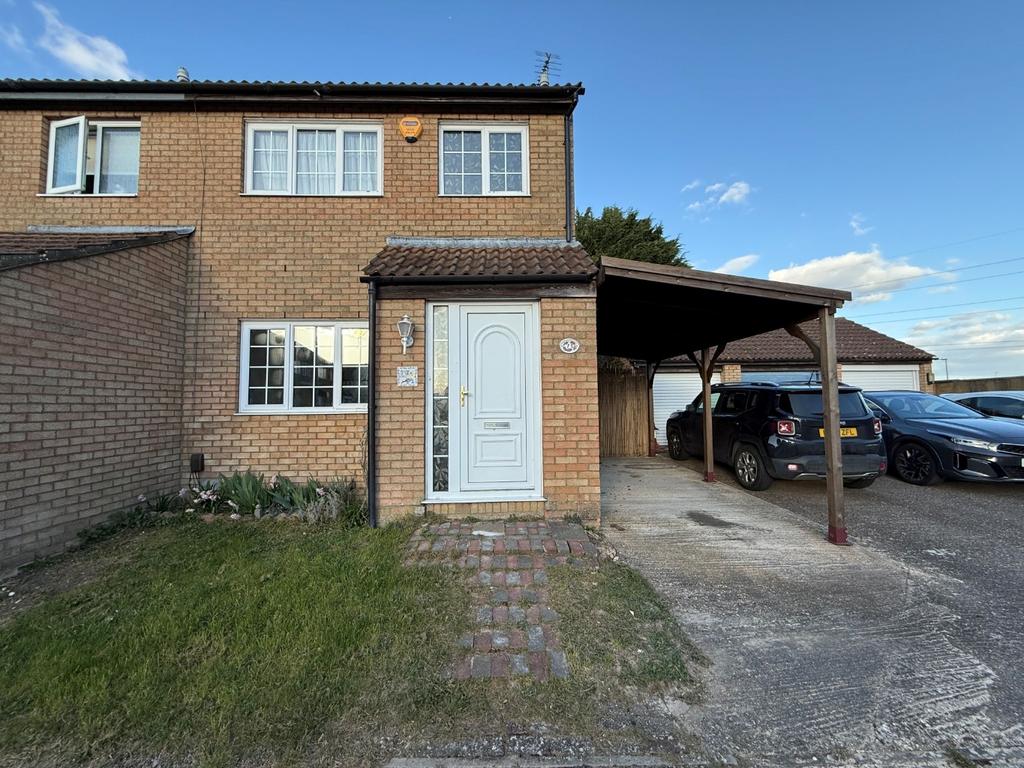 Conway Close, Dunstable LU5 3 bed end of terrace house - £300,000