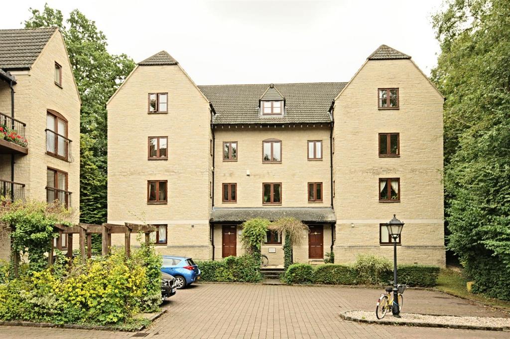 Dorchester Close Headington Oxford 2 bed flat - £1,650 pcm (£381 pw)