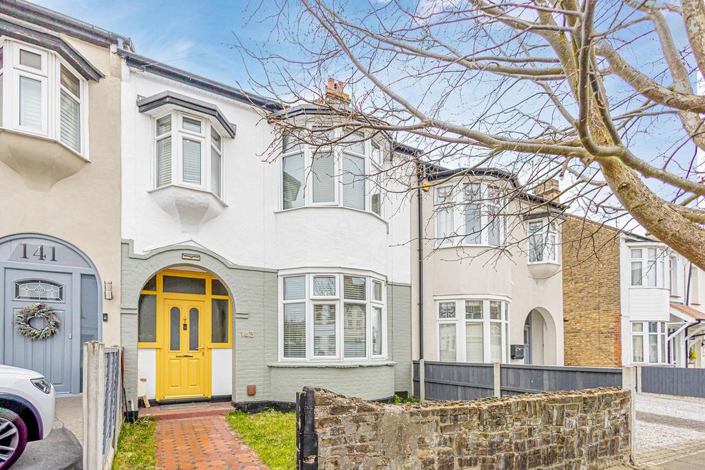 Fairmead Avenue, Westcliff-on-sea, SS0 3 bed terraced house for sale ...