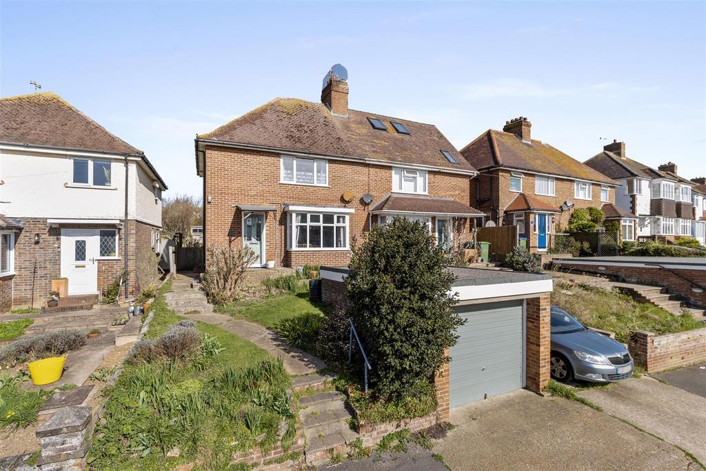 Sherwood Road, Seaford 2 bed semi-detached house - £350,000