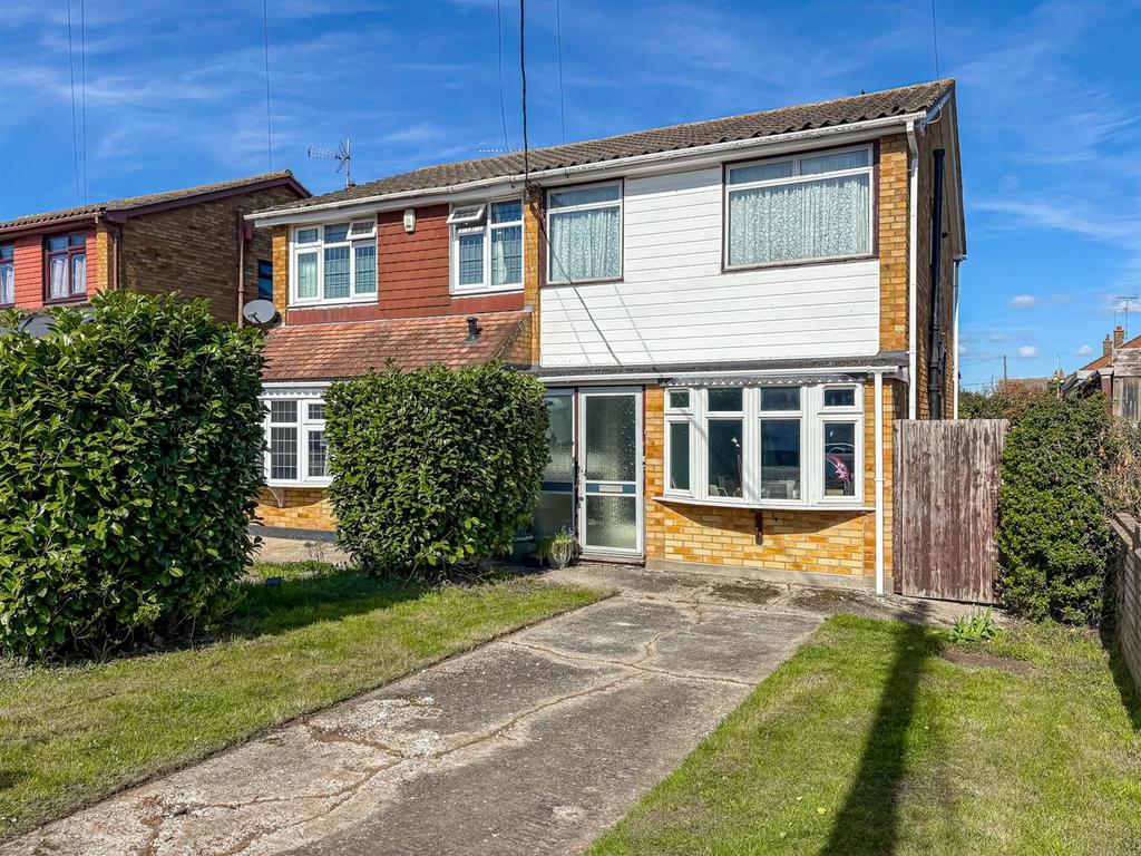 Waxwell Road, Hockley SS5 3 bed semi-detached house for sale - £325,000