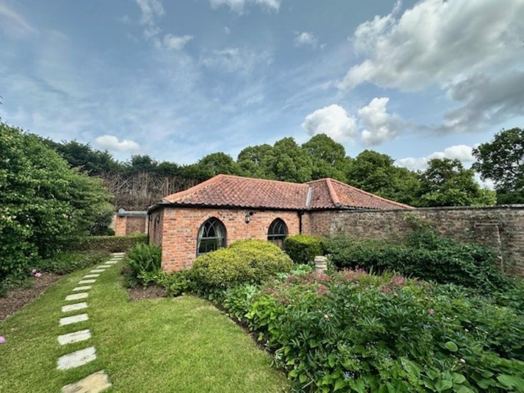 The Gatehouse, Water Fulford Hall 2 bed detached house to rent - £1,995 ...