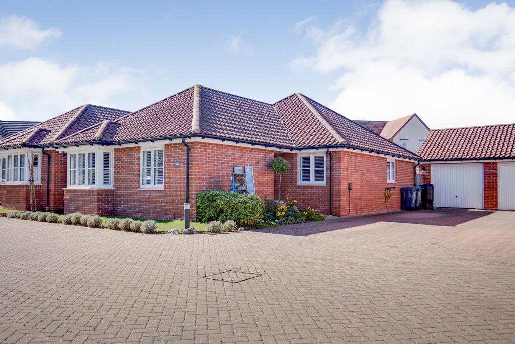Beadon Way, Woodbridge 3 bed bungalow - £500,000