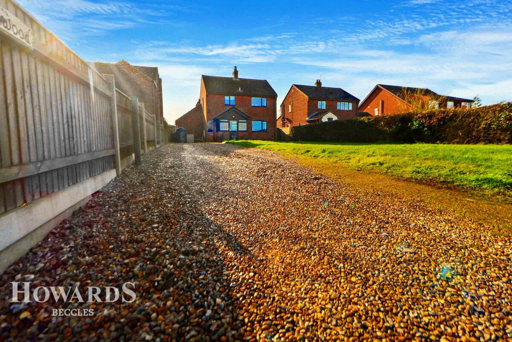 Staithe Road, Burgh St Peter 3 bed detached house for sale - £375,000