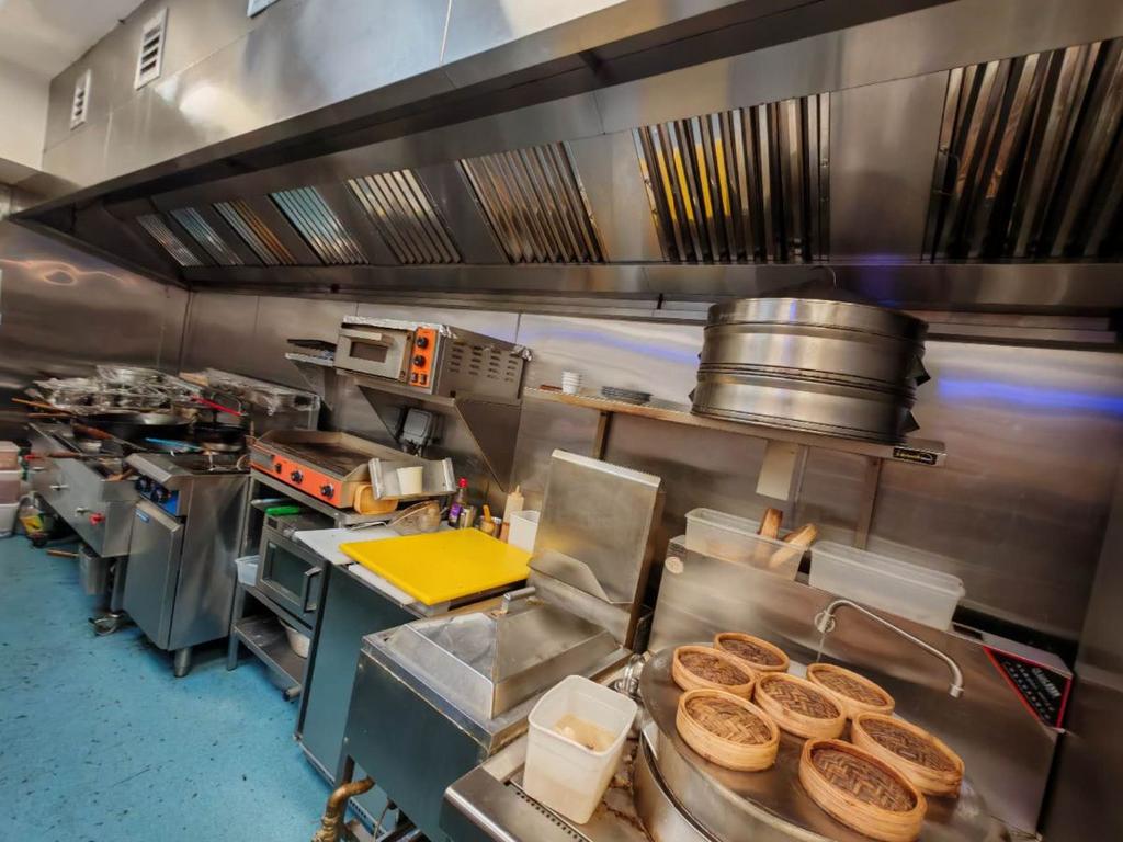 High Road, Restaurant - £2,917 pcm (£673 pw)