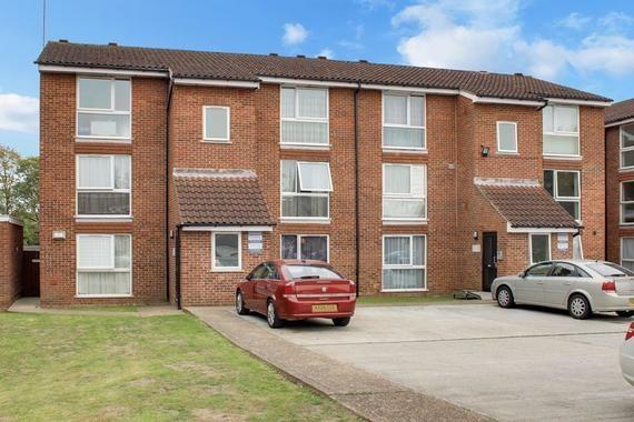 London N11 2 bed apartment - £1,647 pcm (£380 pw)