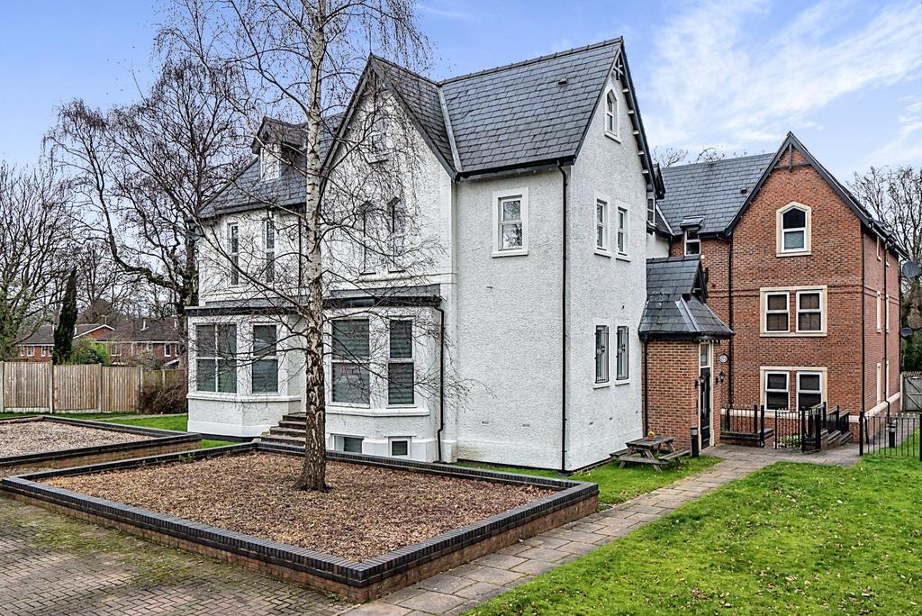 Ash Lea Grange, Eccles M30 2 bed penthouse for sale - £255,000