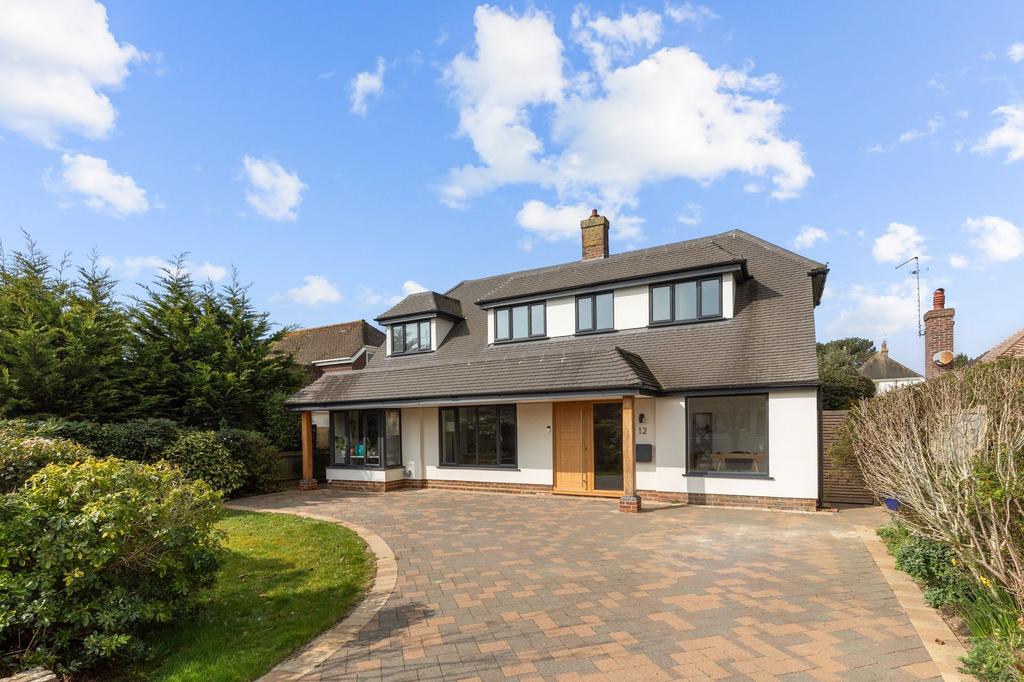 Meadway, Rustington, BN16 4 bed detached house for sale - £900,000