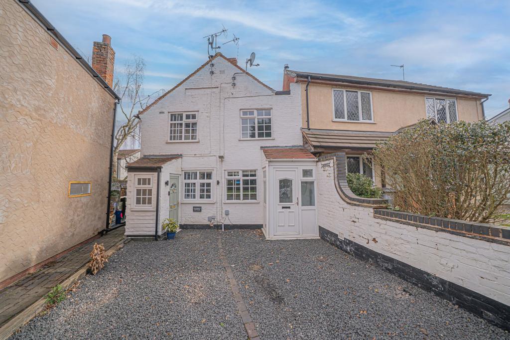 Warwick Road, Chadwick End, B93 2 bed terraced house for sale - £285,000