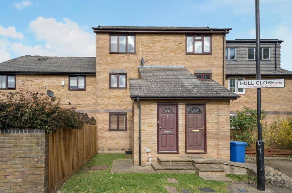 Hull Close, London 3 bed house to rent - £2,200 pcm (£508 pw)