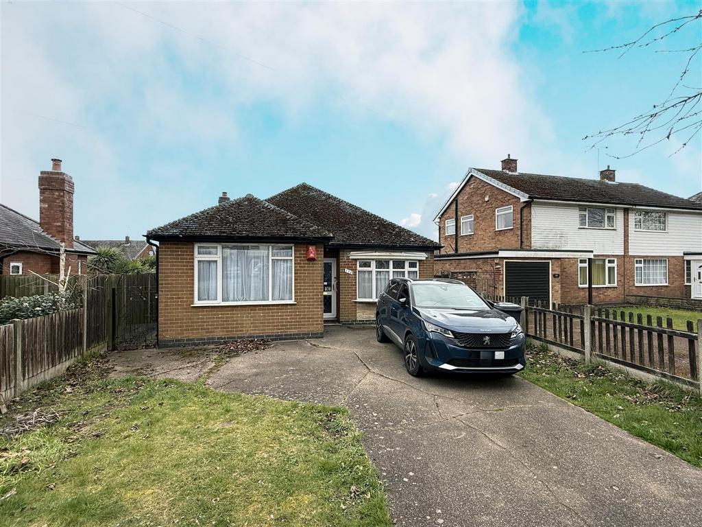 Henhurst Hill, Burton-On-Trent DE13 2 bed detached bungalow - £240,000